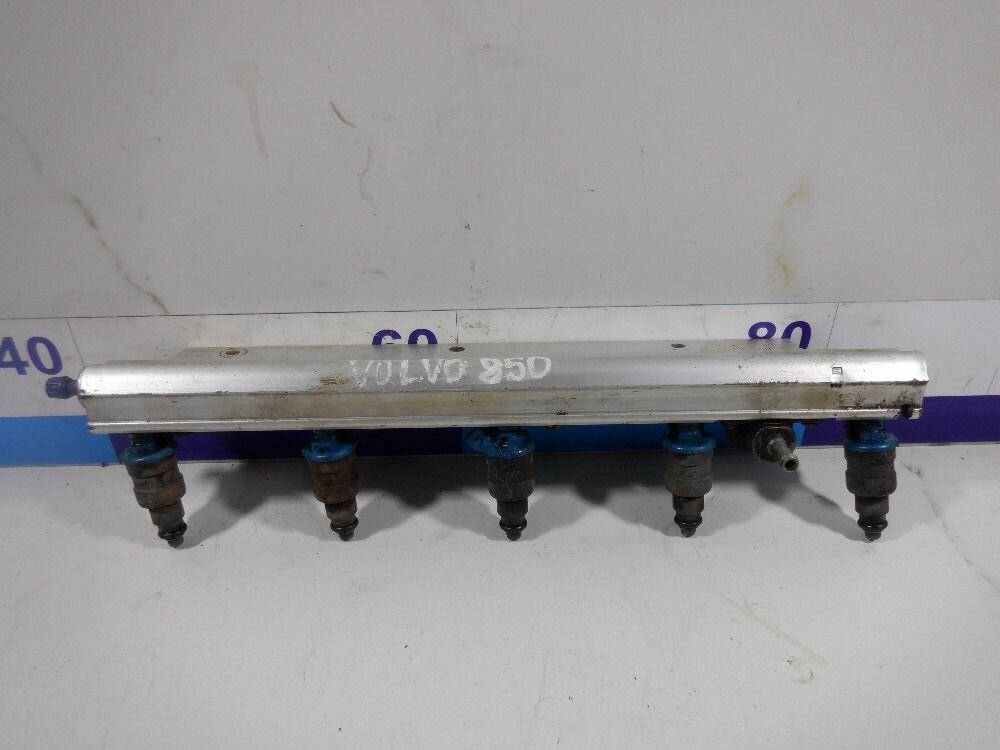Форсунка топливная Volvo 850 1389563