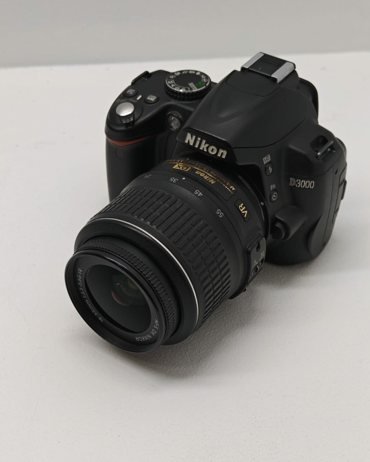Фотоаппарат Nikon D3000 Kit AF-S DX NIKKOR 18-55mm f/3.5-5.6G VR, черный