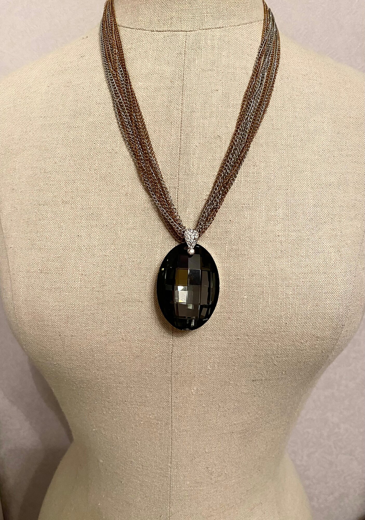 Колье, кристалл