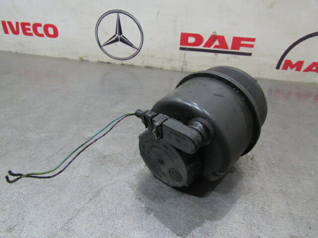 Бачок ГУРа Mercedes Actros, Axor