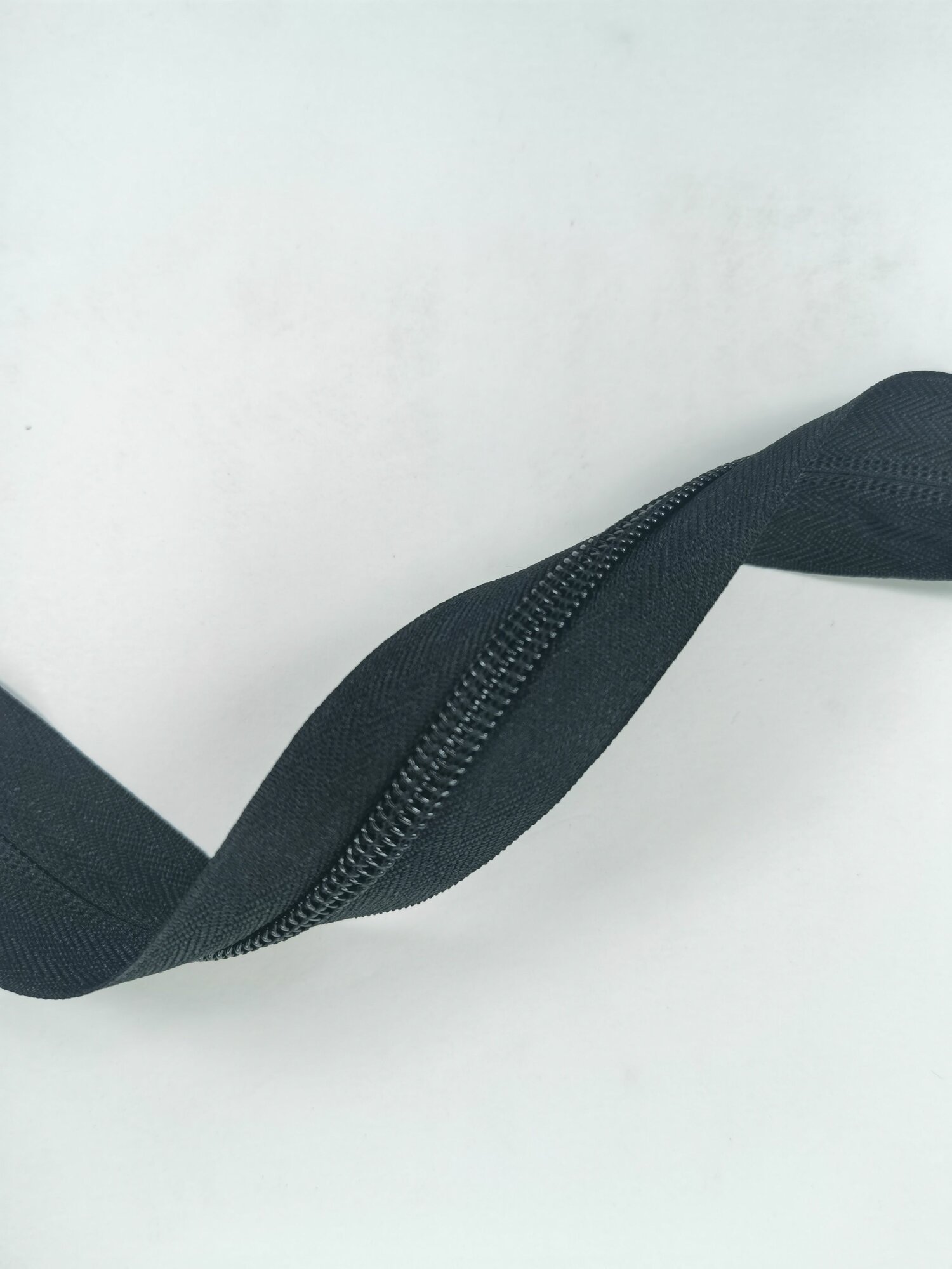 Молния рулонная тип 8, 20 метров, черный 322/ витая (спиральная)