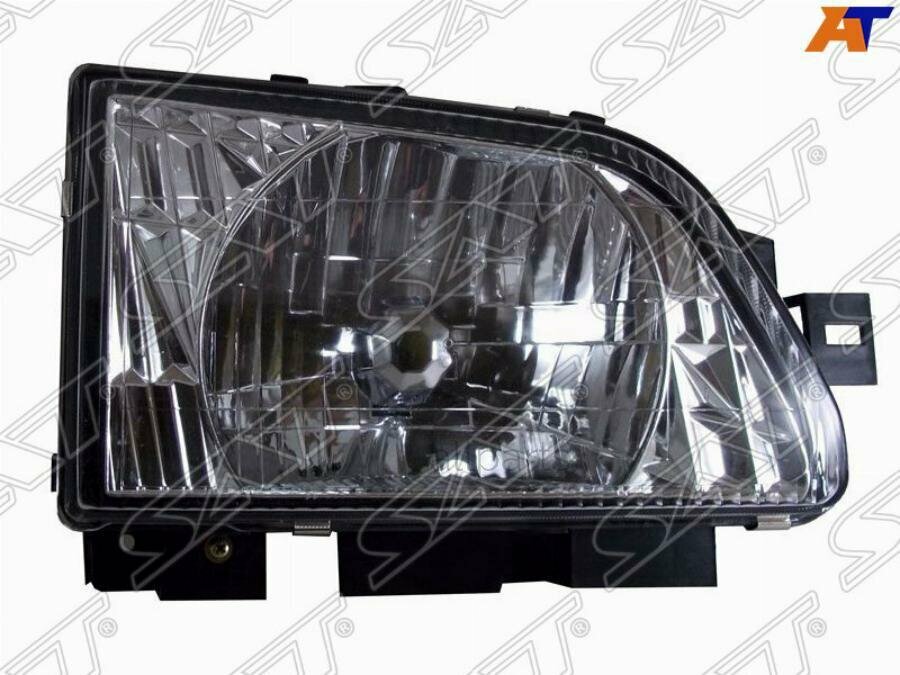SAT ST-215-11A0R Фара Nissan Atlas F 02-07 (Справа)