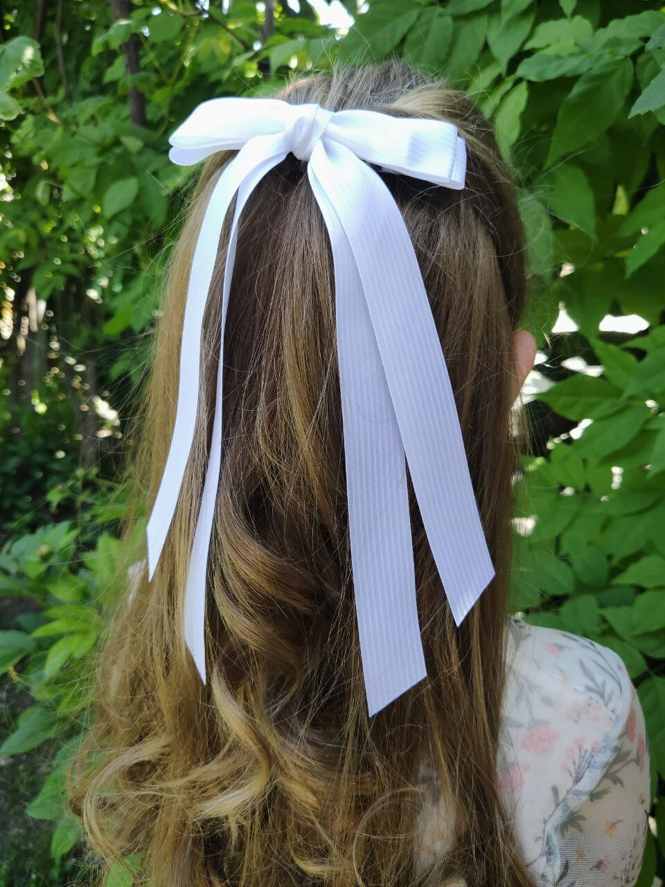 Бант для девочек белый в полосочку