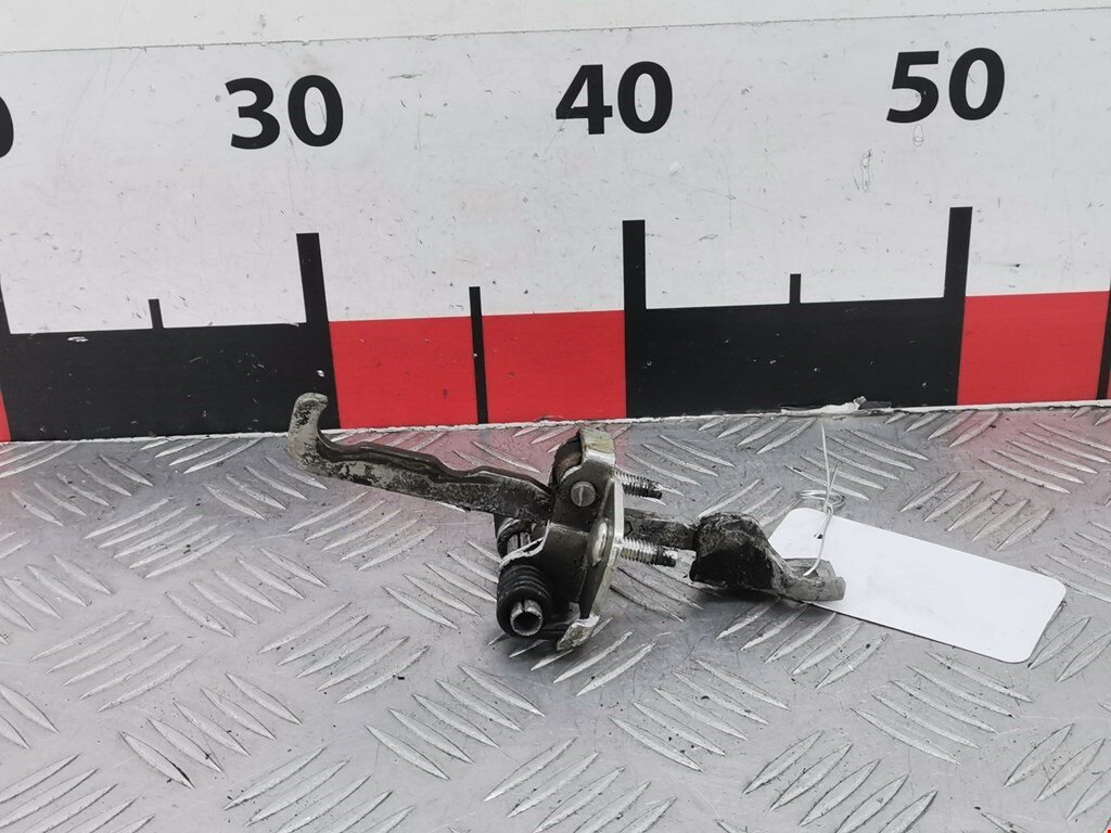 Ограничитель открывания двери Renault Logan 2 804302559R арт. 1842435