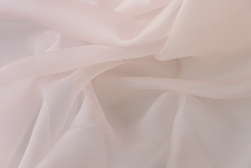 Ткань органза нежно розовая, ширина 1.52 м, плотность 25 г/м2