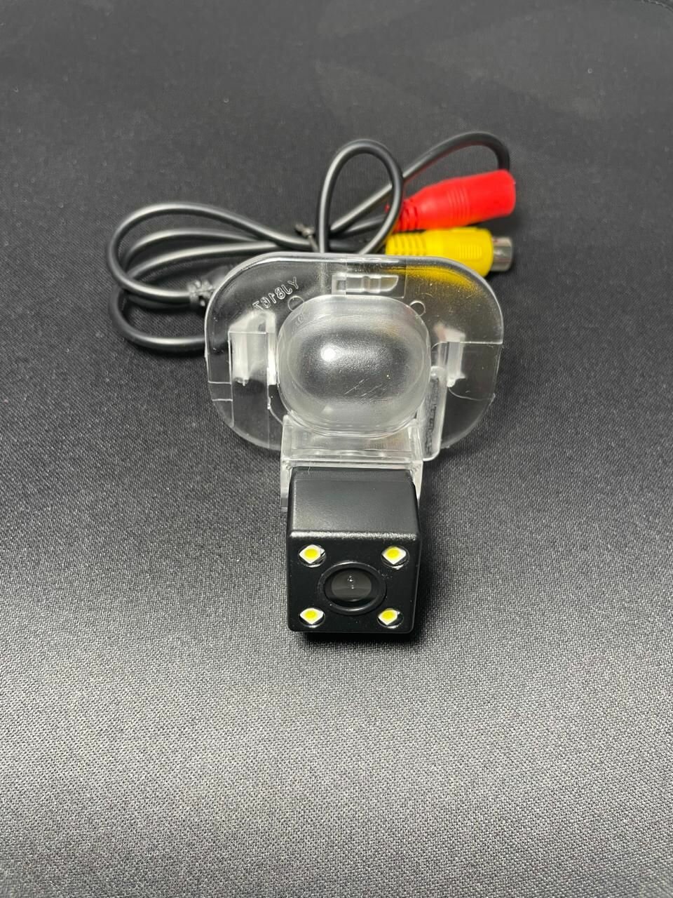 Камера заднего вида для Hyundai Solaris I (2010 - 2017)