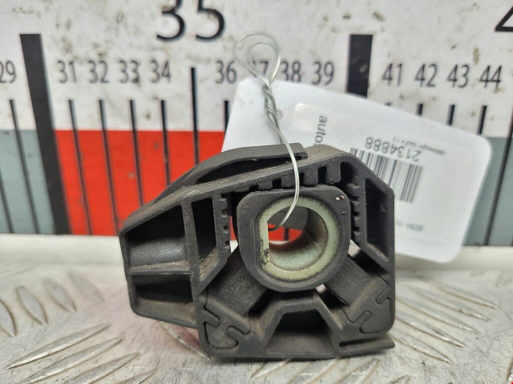 Кронштейн (крепление) радиатора Volkswagen Golf 4 1J0806157F арт. 2134888