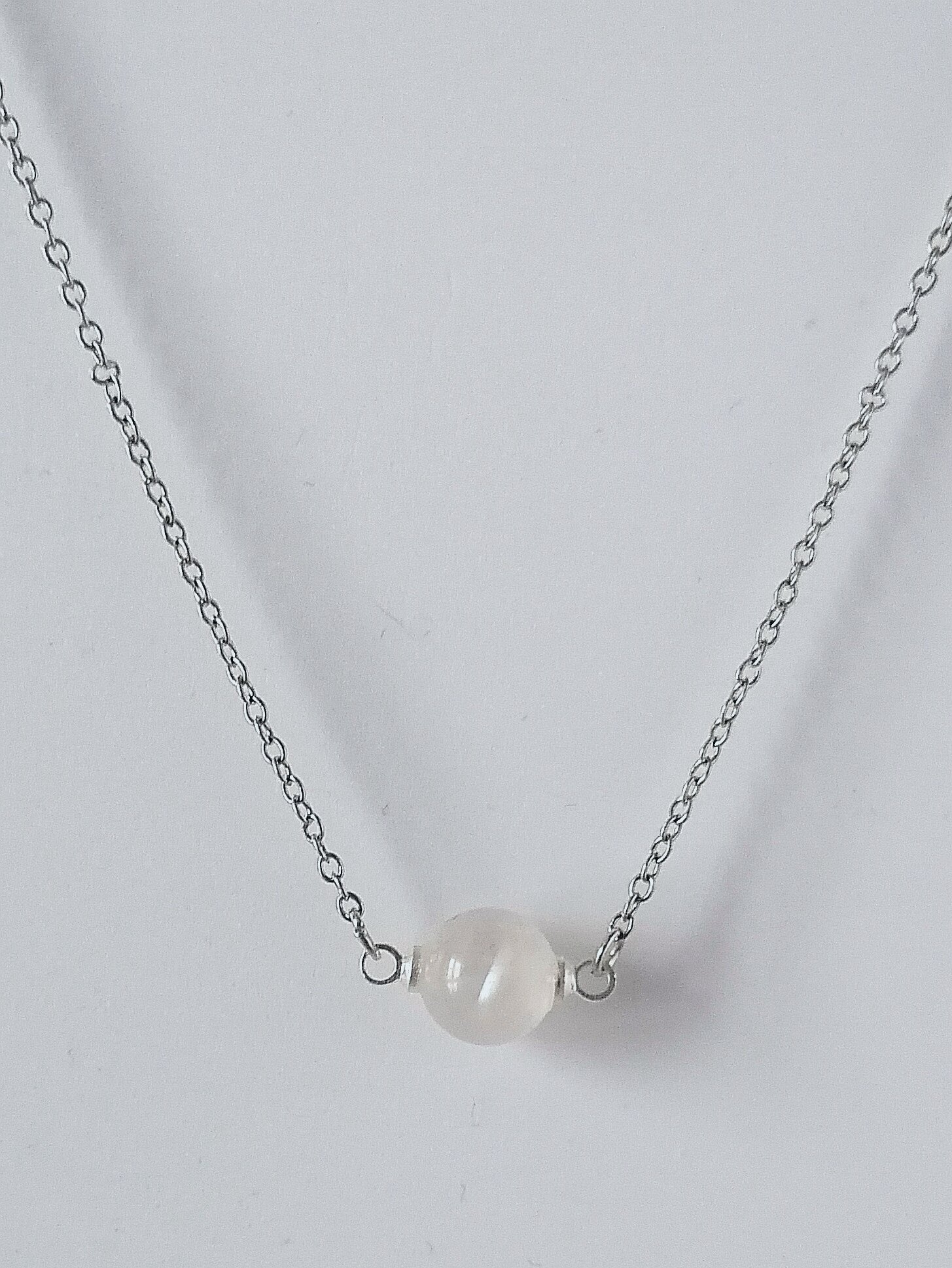 Колье, лунный камень