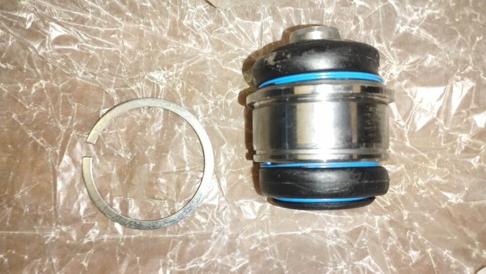 Сайлентблок заднего рычага BMW E39 18901