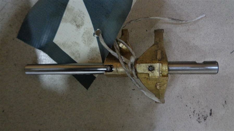 Вилка переключения 1-2 передачи от Nissan Qashqai J10 2006-2013