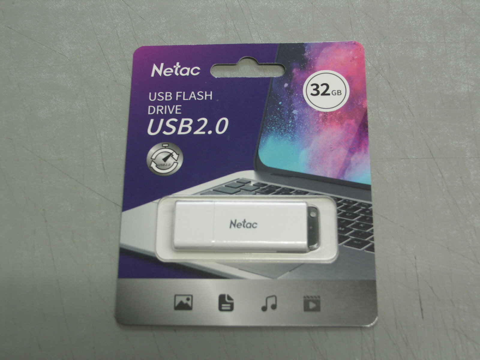 Флешка USB 32Gb, USB 2.0, Netac U185 white NT03U185N-032G-20WH