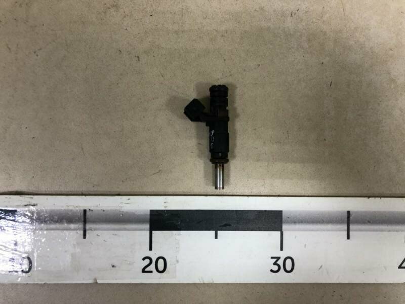 Форсунка инжекторная электрическая BMW 3-series E92/E93 2006-2012 кат.номер: 13537561277