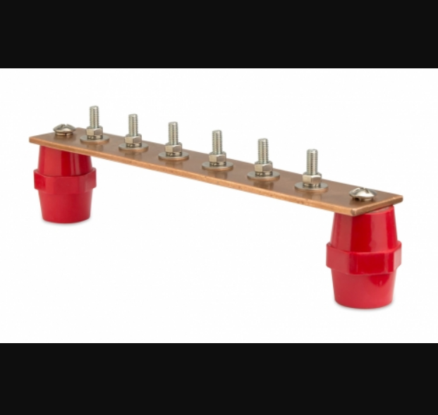 Шина главная заземляющая с изоляторами 10 подкл. 380ммх40ммх4мм медь DKC NE2010