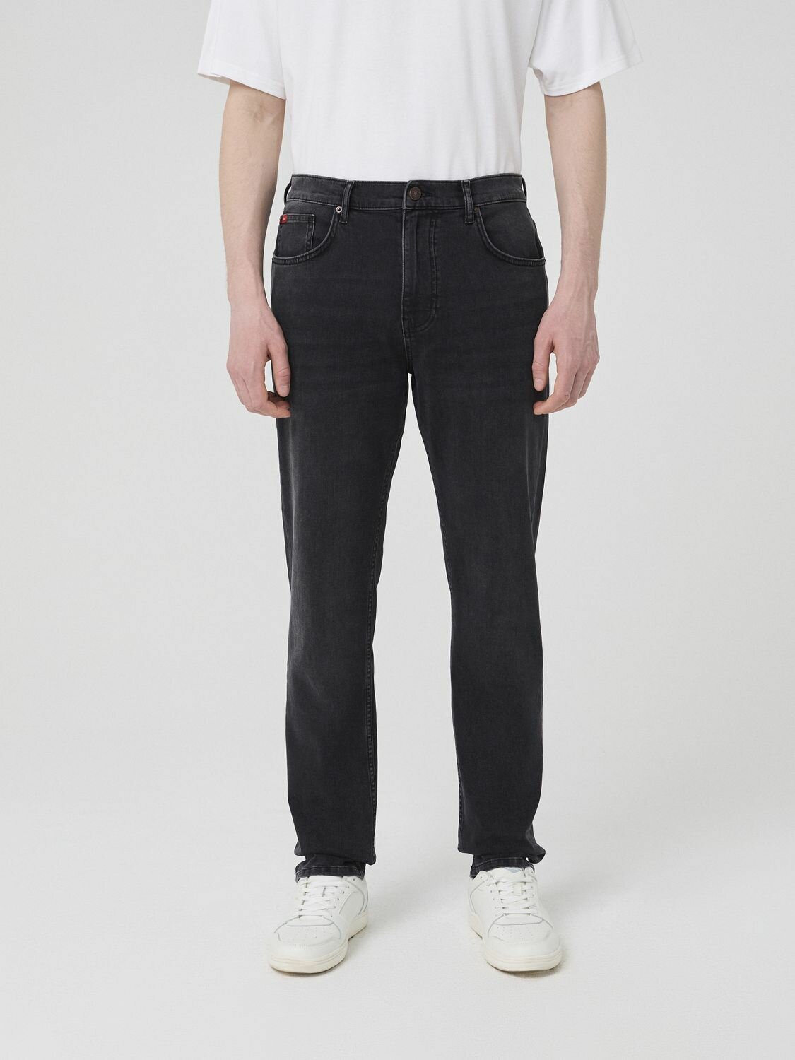 Джинсы зауженные 