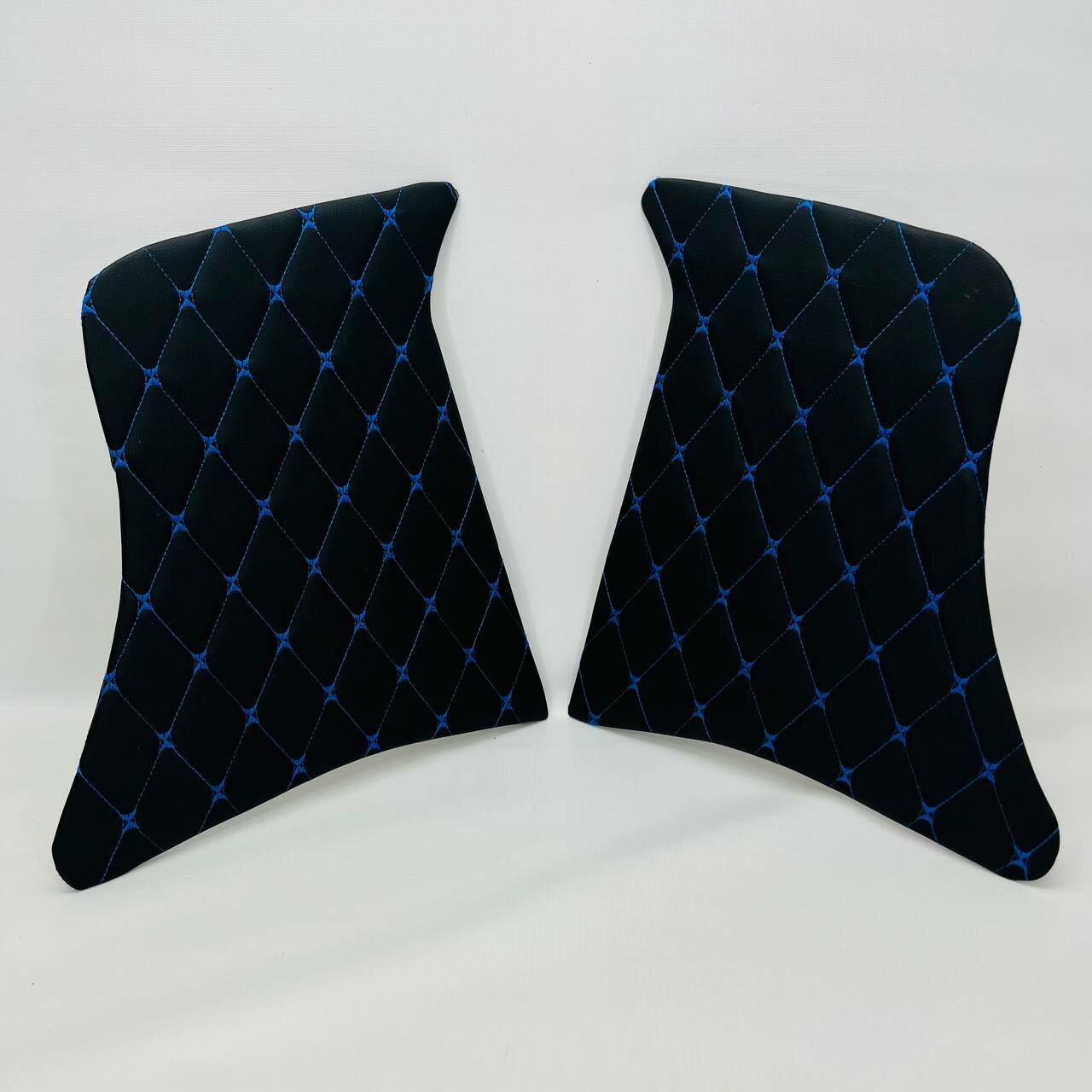 Обивки боковин передка / вставки в ноги Жигули / ВАЗ 2101-2107 (синяя строчка)