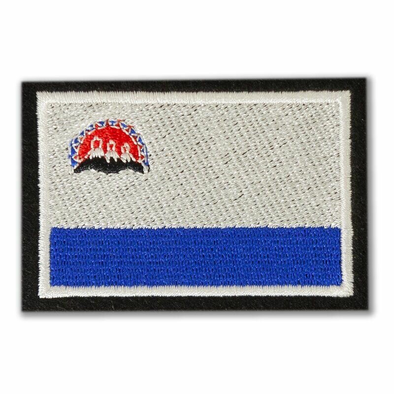 Вышитый шеврон-флажок Камчатского края. С липучкой. Размер 60x40 мм по вышивке.