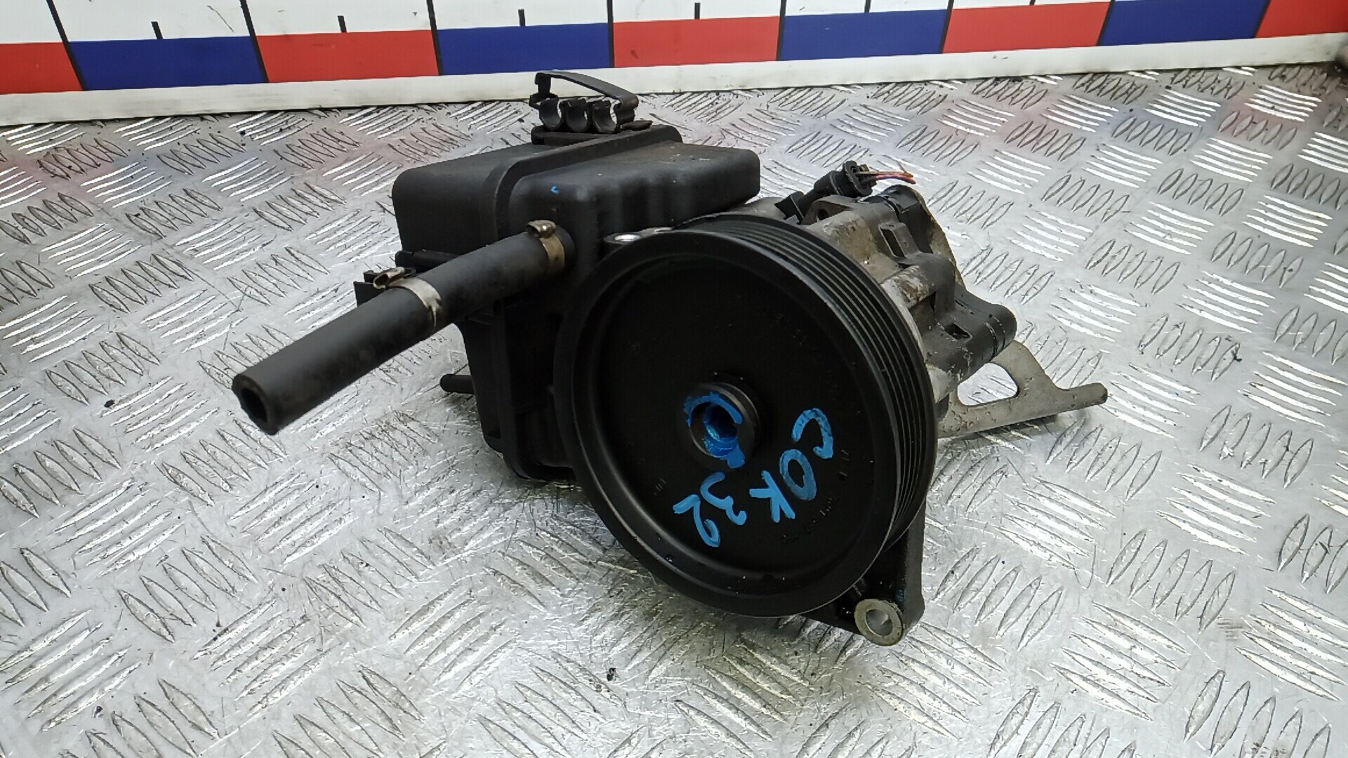 Насос ГУ дизельный MERCEDES BENZ E-CLASS W212, Номер A0064664701