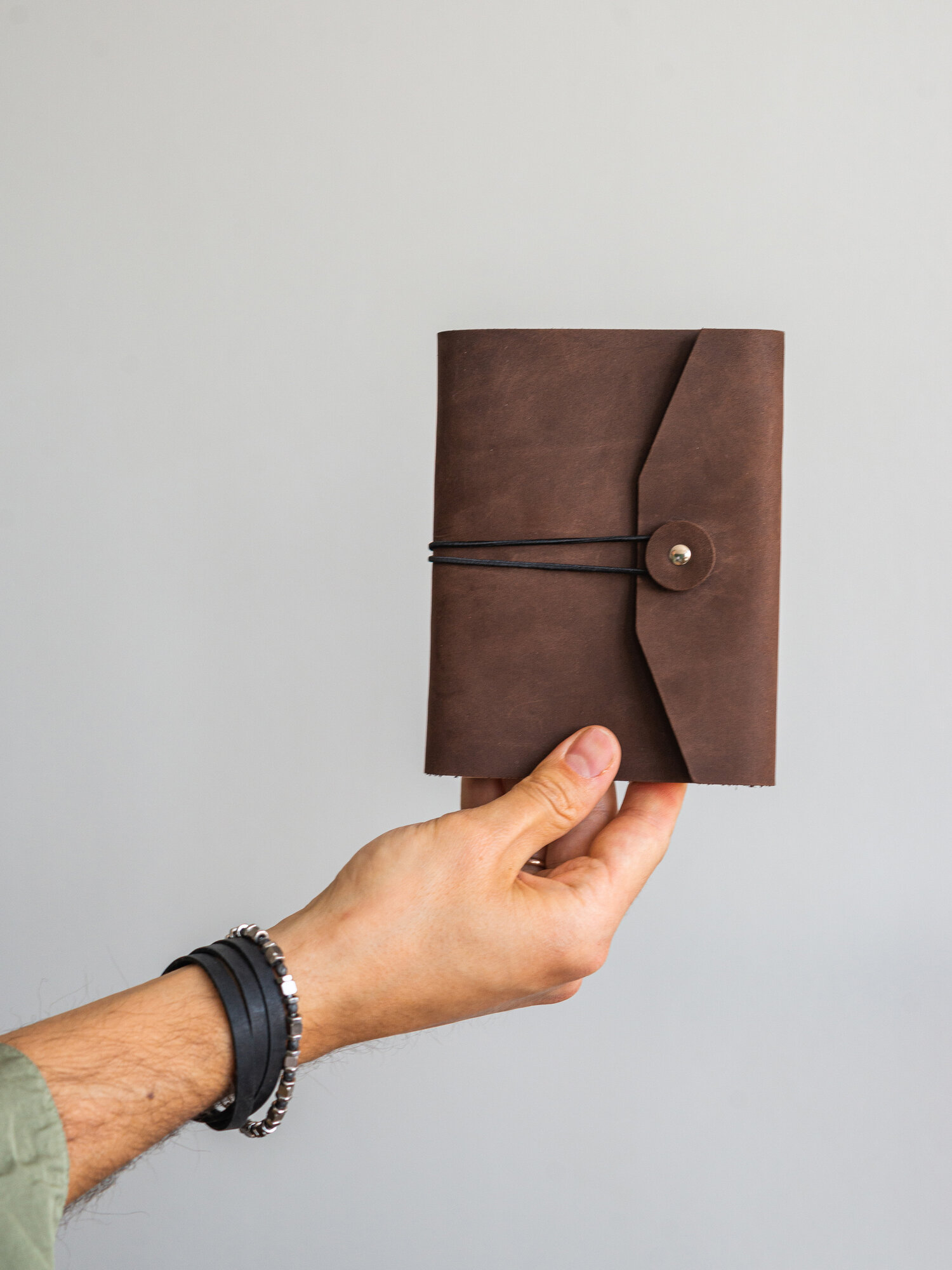 Ежедневник недатированный А6 из натуральной кожи на кольцах со сменными блоками/Карманный кожаный ежедневник