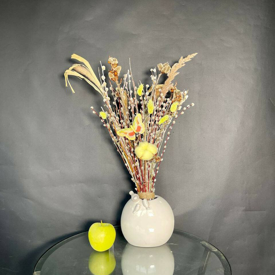 Композиция из сухоцветов с вербой ручной работы