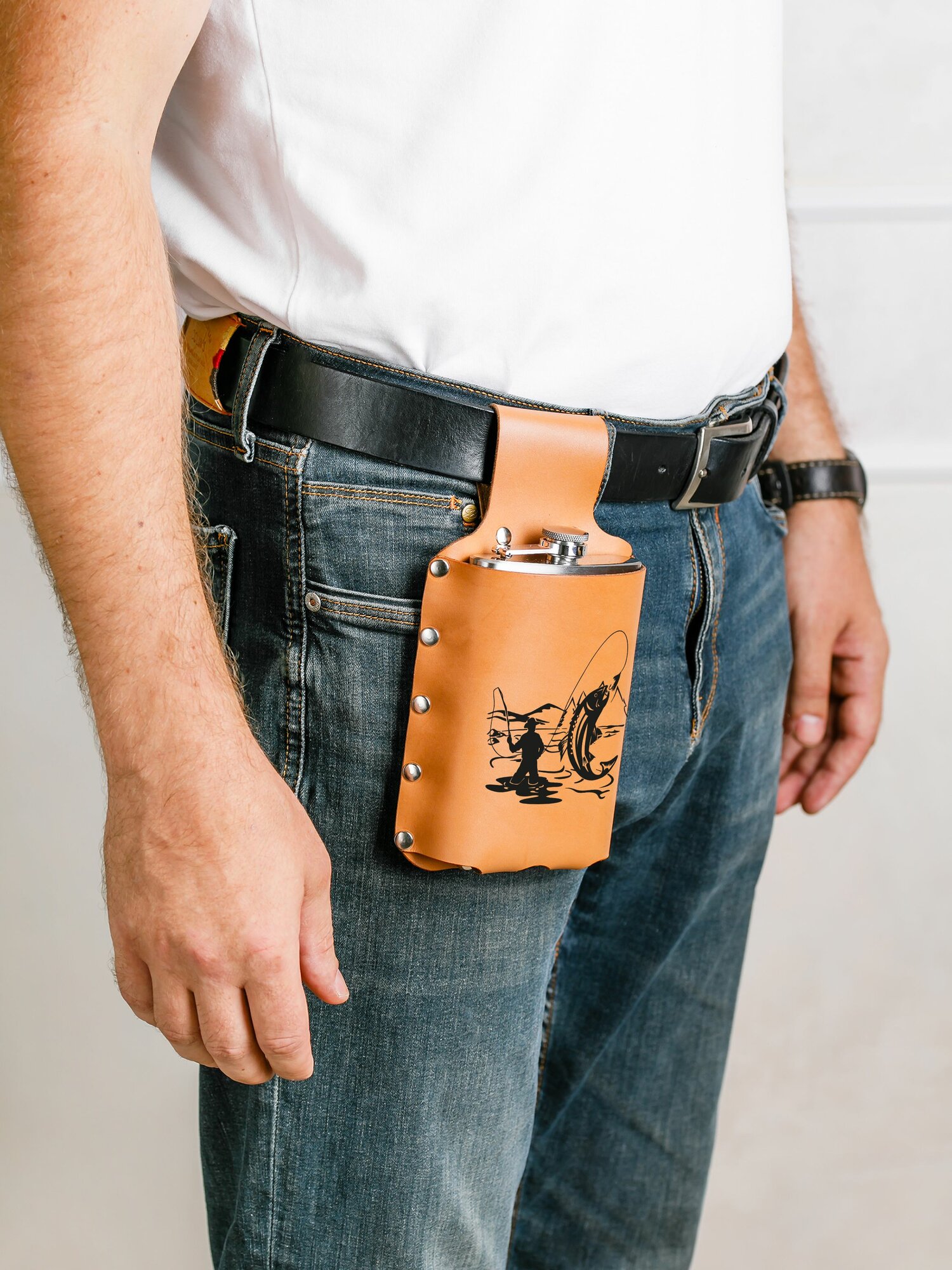 Фляжка 0,3л в чехле из натуральной кожи "На крючке"