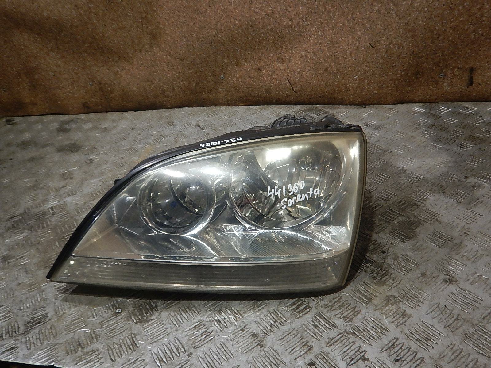 Б/У Фара левая, KIA (Киа)-SORENTO (03-09) KIA SORENTO (03-09) -06 галоген Желтое стекло, трещина на креплении, задиры на ...