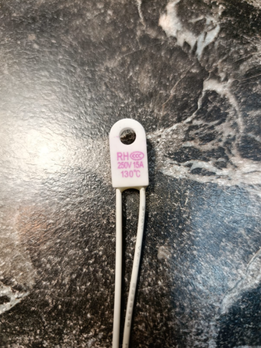 1шт. Термопредохранитель RH 130C, 250V, 15A