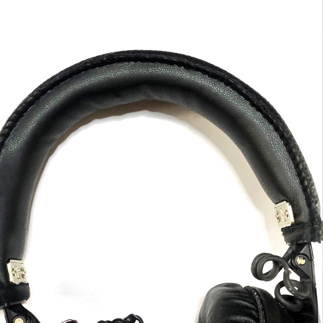 Подходит для чехлов на наушники Marshall Monitor II ANC, а также для амбушюр из поролона. Замените кожаную накладку на