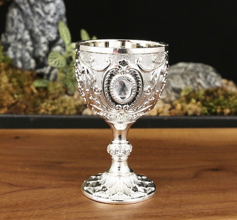 Элегантные винтажные бокалы для вина, 2 шт. бокалы для вина на ножке из цинкового сплава, ретро золотые и зеленые декоративные бокалы для домашнего бара, вечеринки