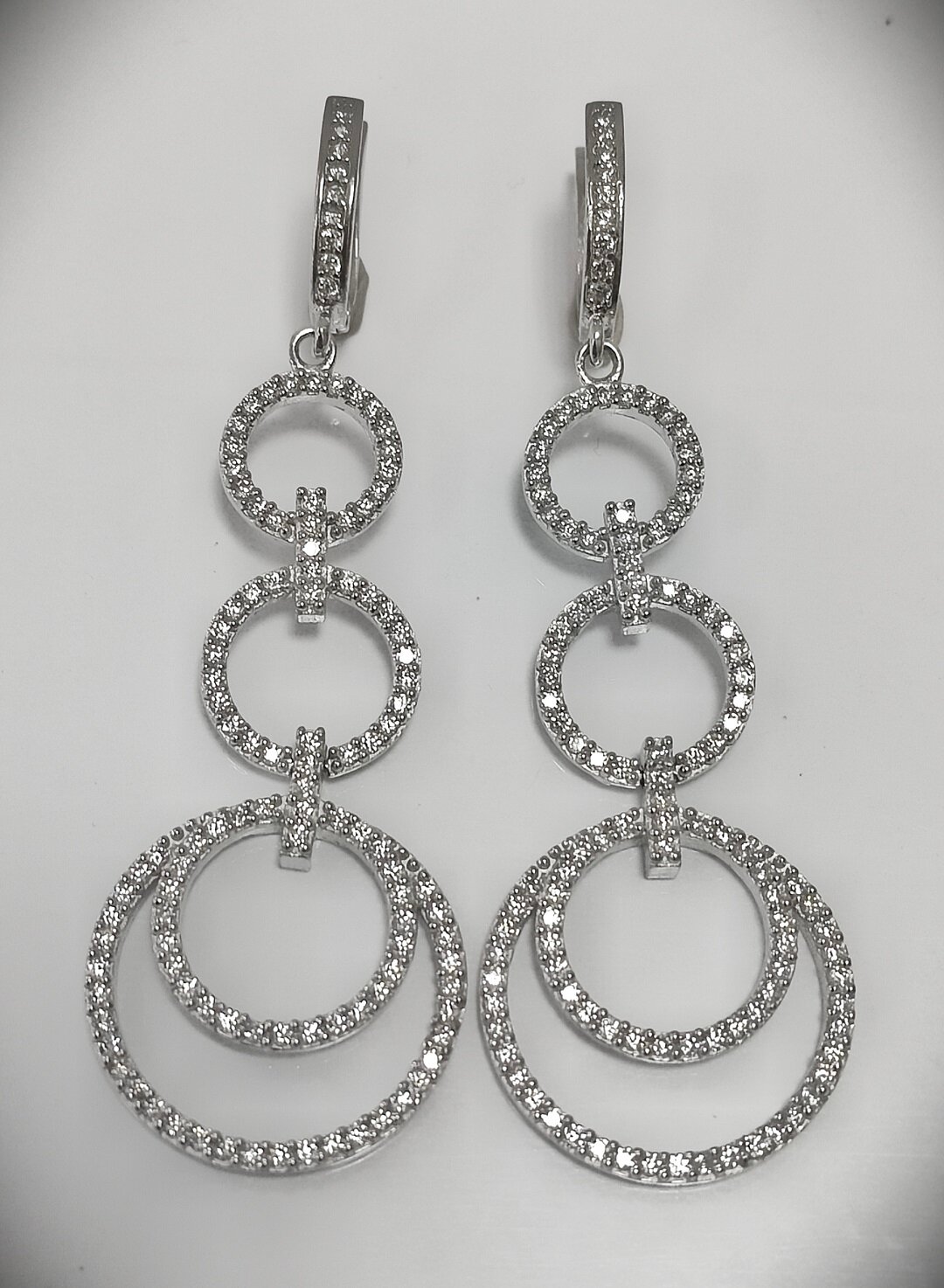 Серьги с подвесками, серебро, 925 проба, родирование, фианит