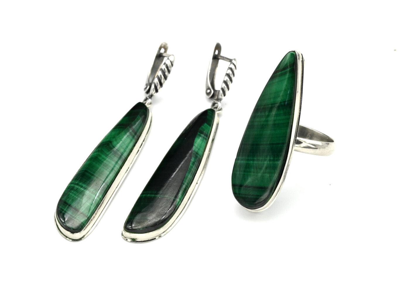 Комплект бижутерии: кольцо, серьги, малахит