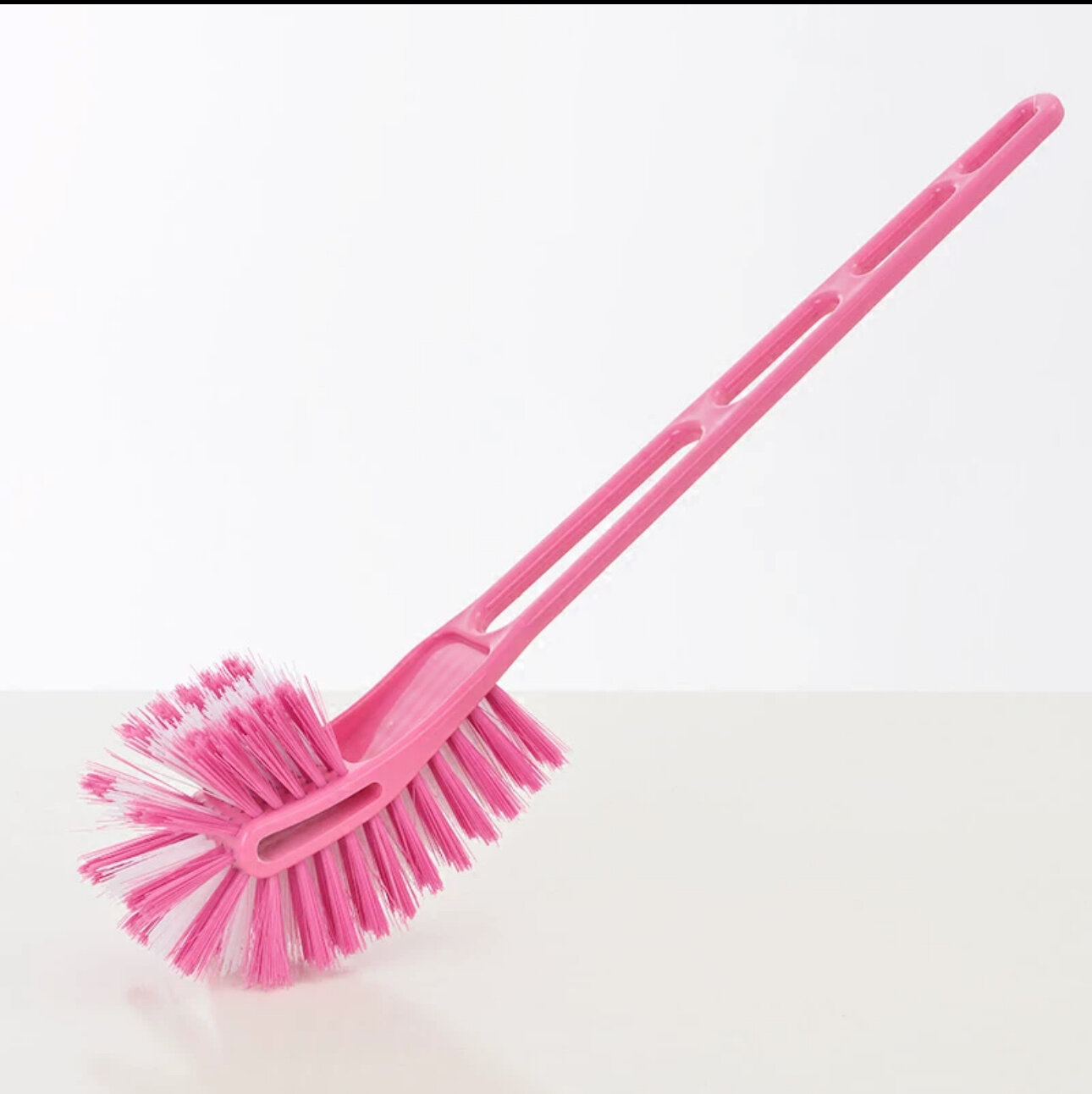 Щетка для ванной «Грань» 44х5см, ворс 3см, длинная пластмассовая ручка, цвета микс