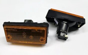 Подфарник передний 21011 (черный корпус) желтое стекло