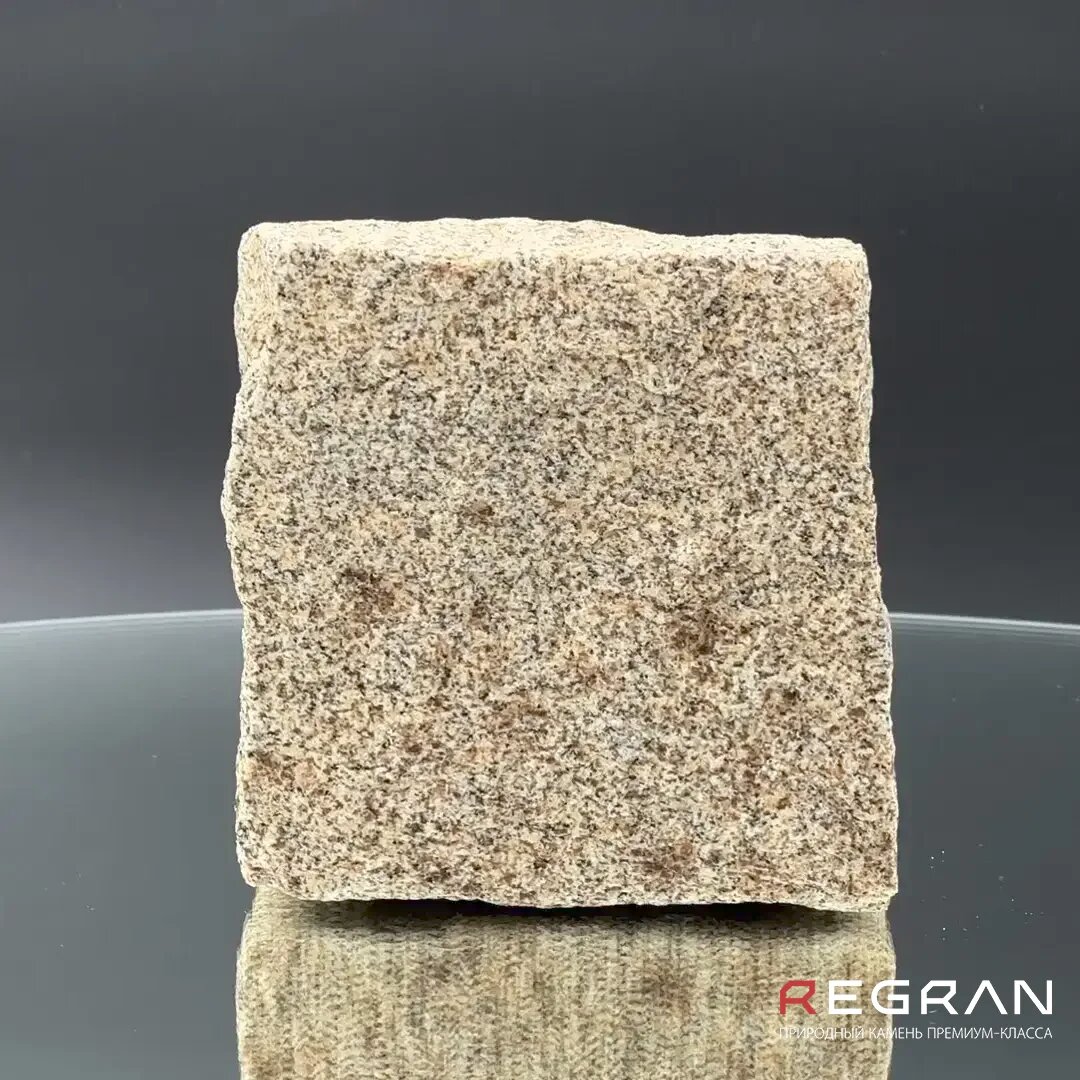 Брусчатка гранитная колотая режевская "Курочка Ряба" 100х100х50-70 (10 м²)