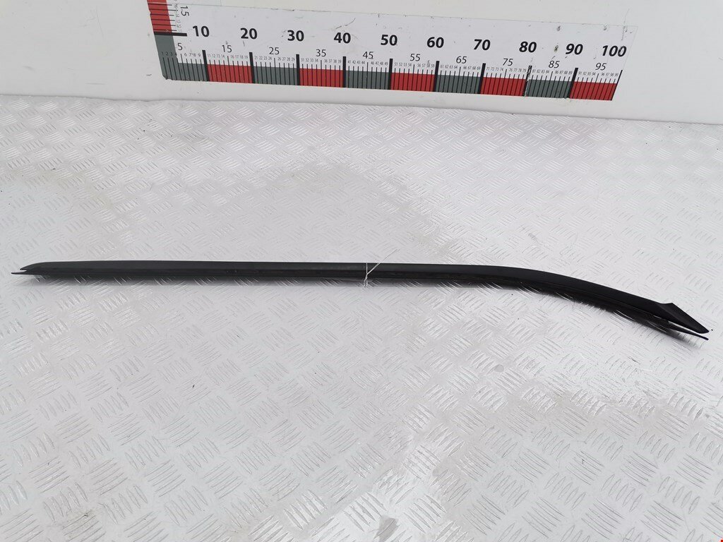 Накладка (молдинг) лобового стекла Ford C-MAX 2 AM51R03195 арт. 1564445