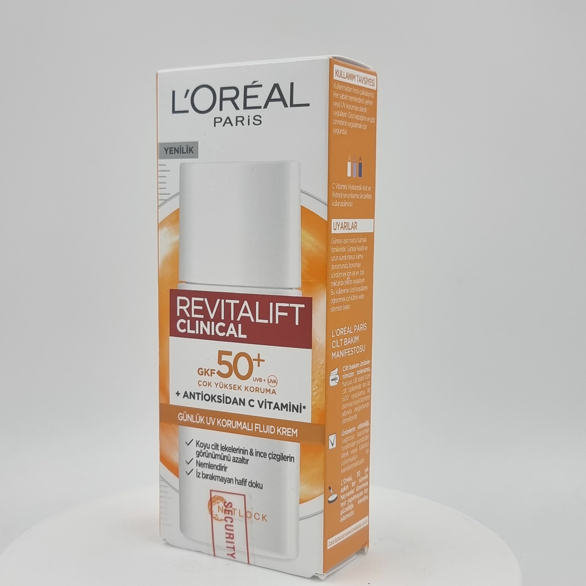 L'Oreal Paris Солнцезащитный крем-флюид Revitalift Clinical SPF50, увлажняющий с витамином С, 50 мл