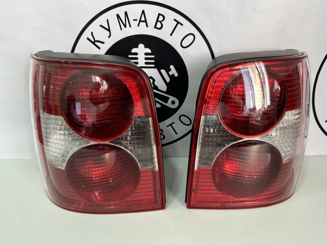 Левый и правый фонарь Фольксваген пассат Б5+ с 00-06 комплект на универсал