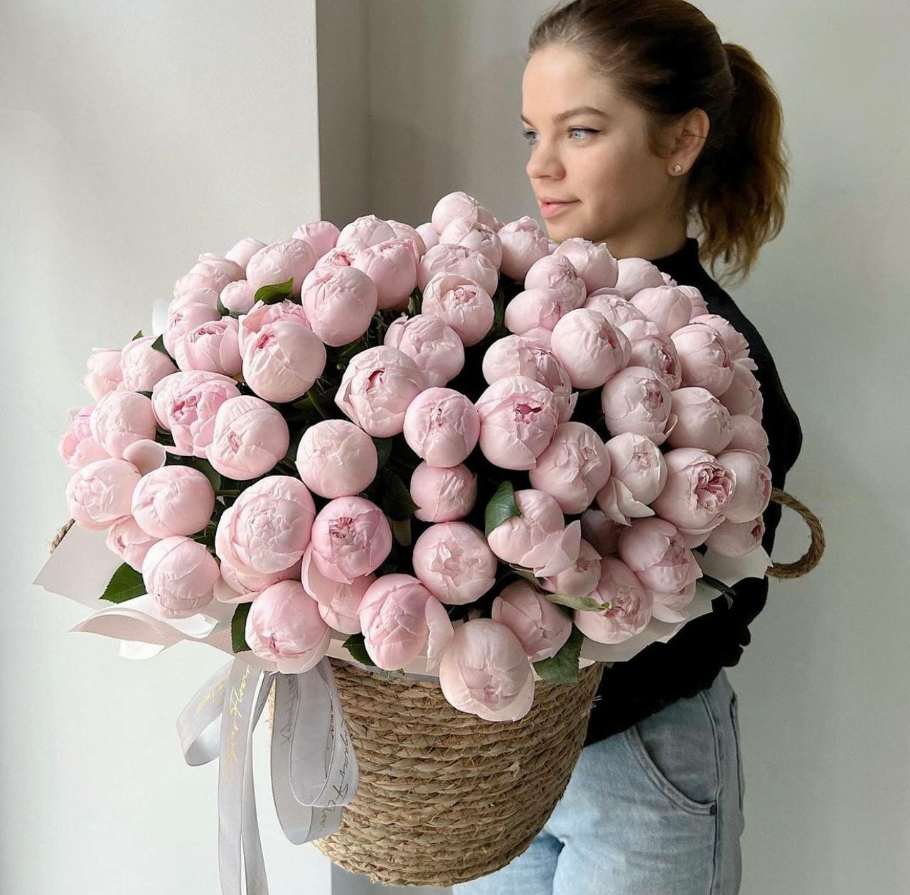 Премиум букет из розовых пионов 51 шт. в корзине, премиум цветы, шикарный, красивый букет цветов, пионы розовые, пионы.