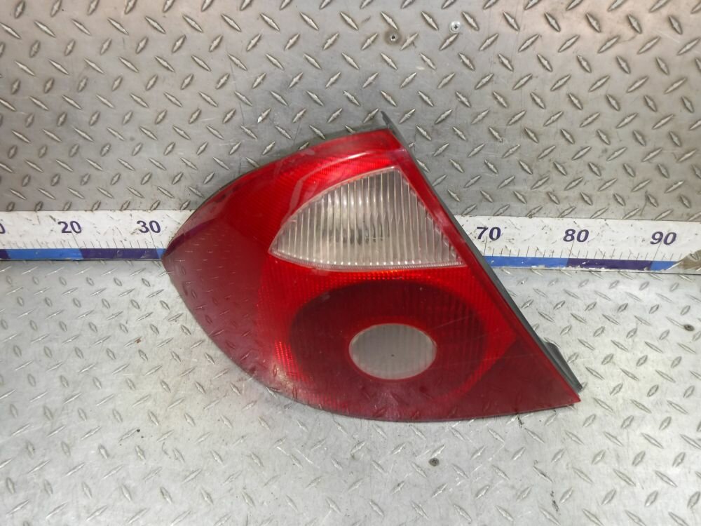 Фонарь задний левый Ford Mondeo III