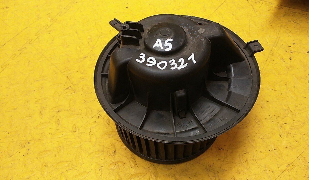 Моторчик печки Octavia (A5 1Z-) Skoda 1K1819015A