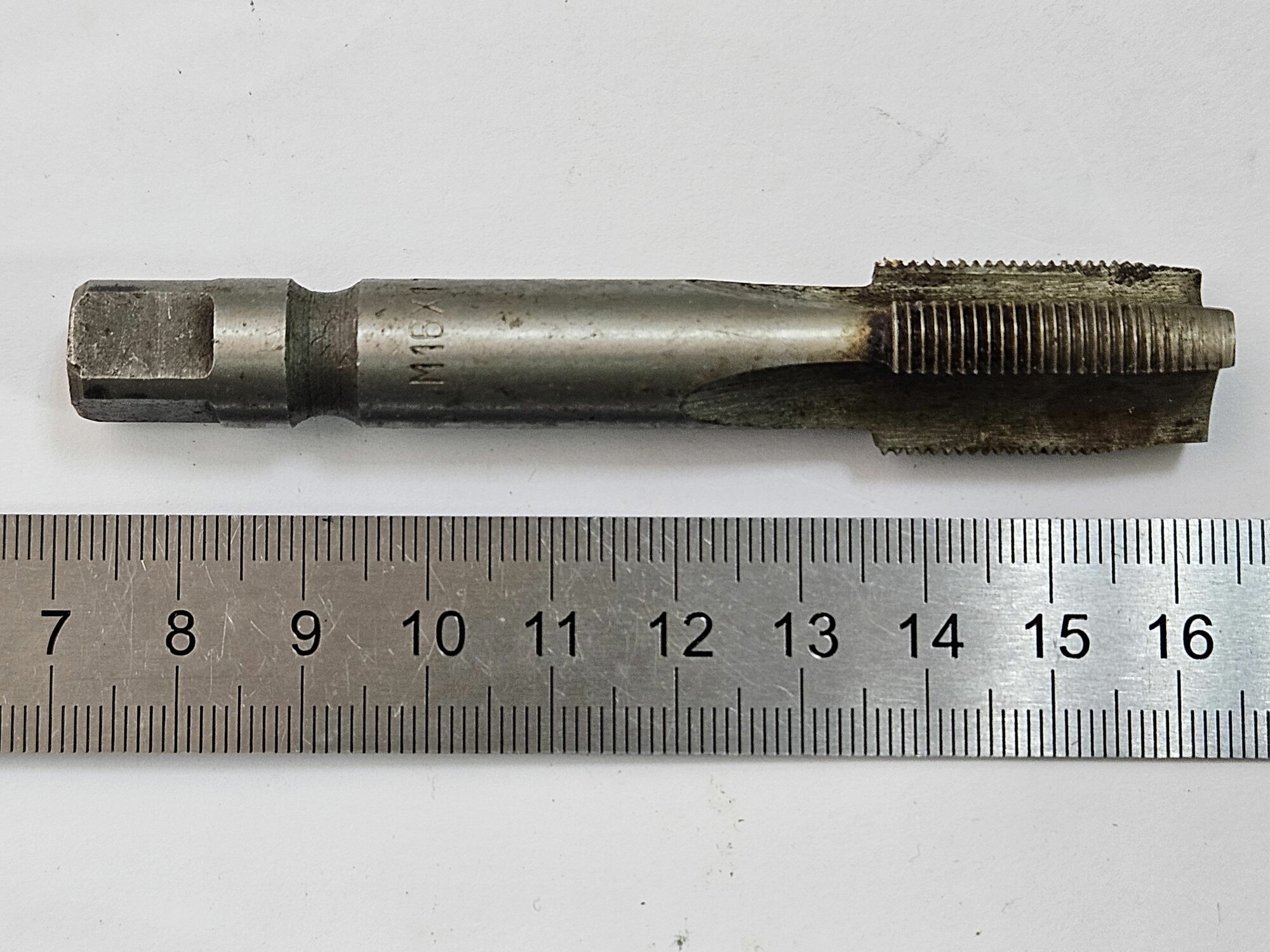 Метчик м/р М16х1 Р18