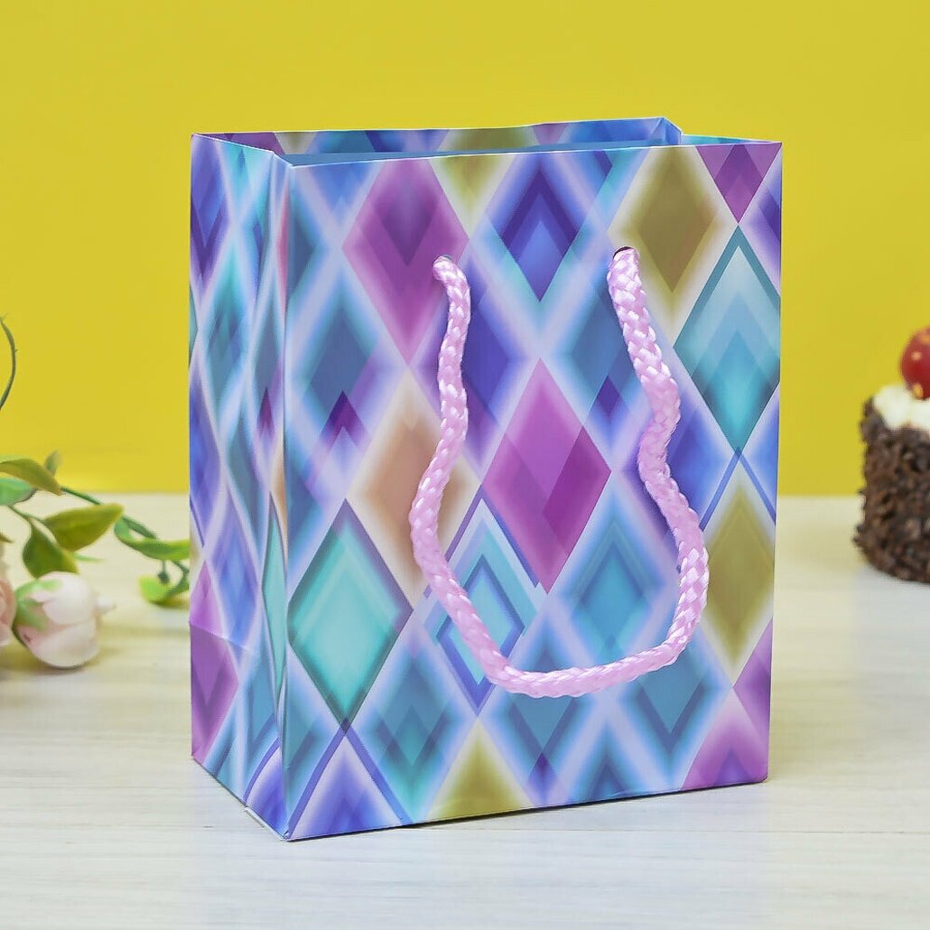 Бумажный пакет с ручками 11х14см яркий дизайн многоцветный для подарков