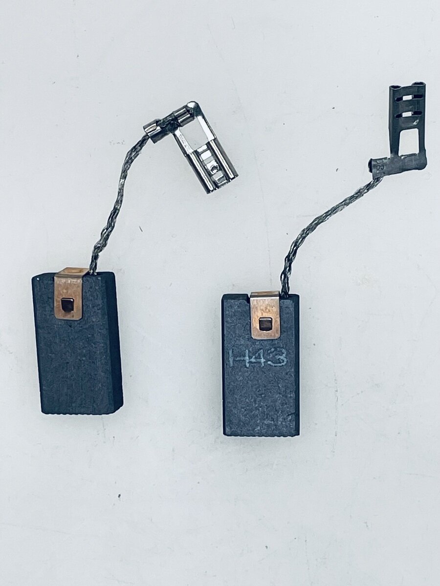 1607000483 Комплект угольных щеток Bosch 1607014145 №543