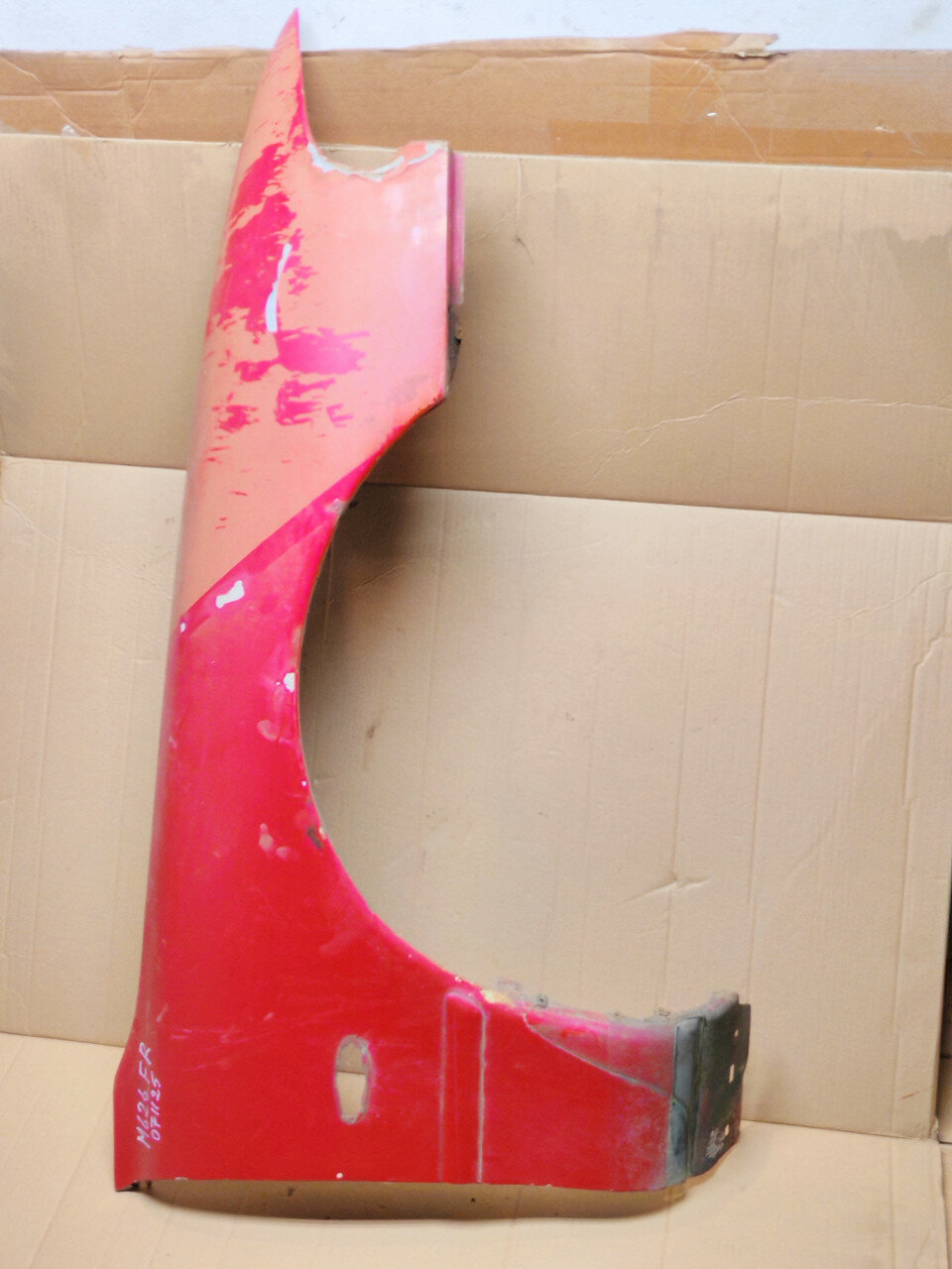 Крыло переднее правое Mazda 626 GE