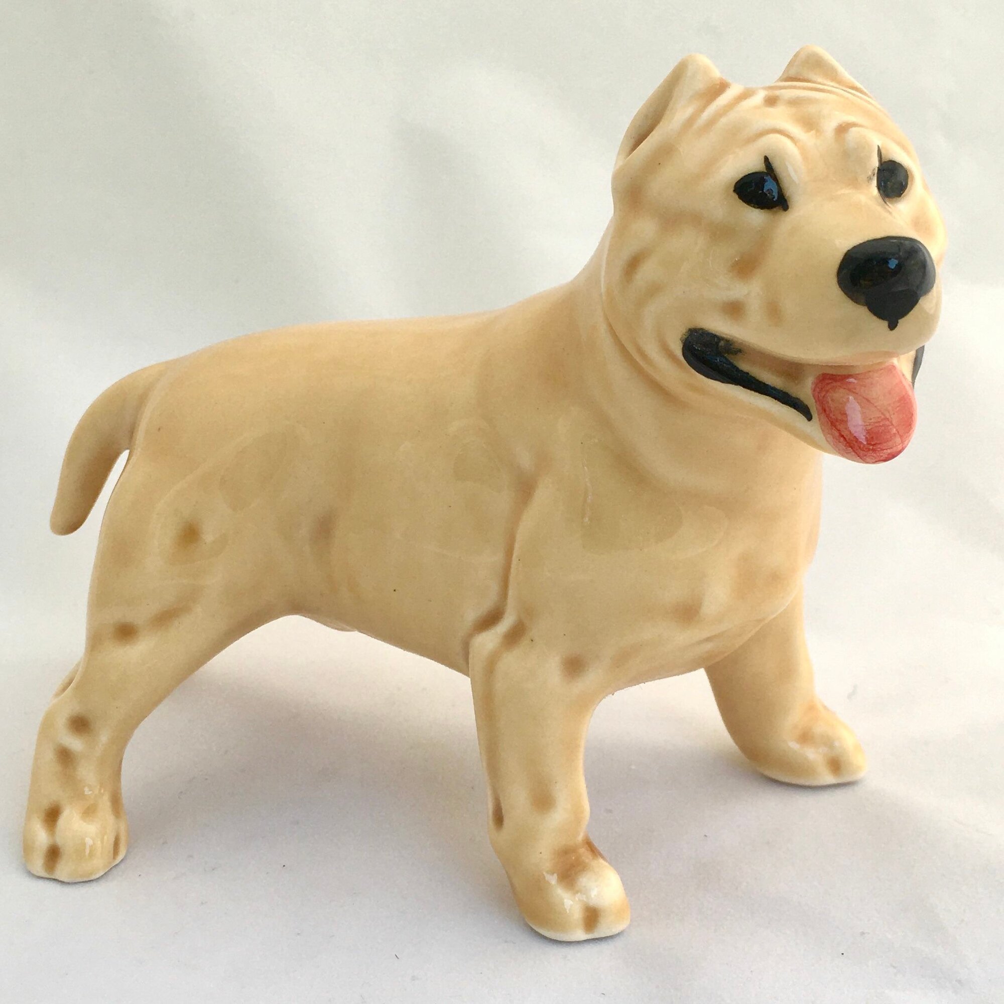 Статуэтка фарфоровая американский стаффордширский терьер, амстаф, фарфор, подарок, сувенир