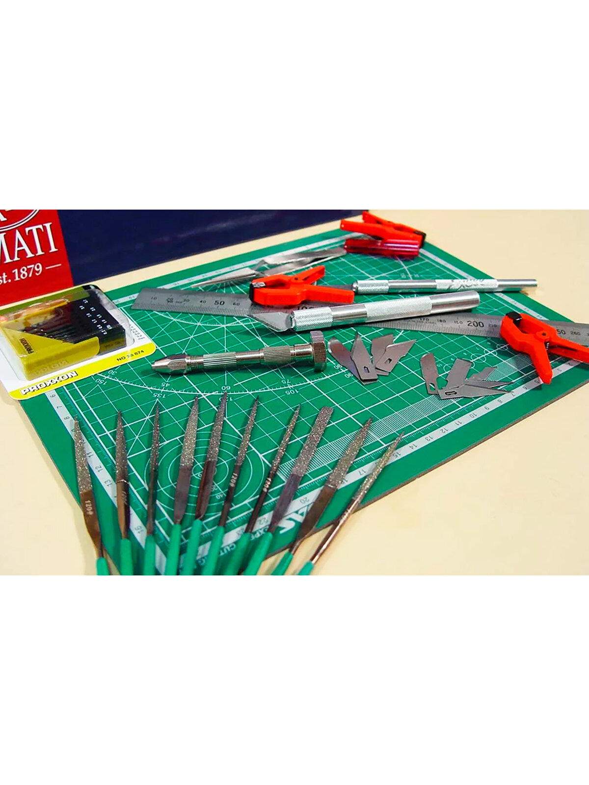 Универсальный набор инструментов для моделиста и судомоделиста