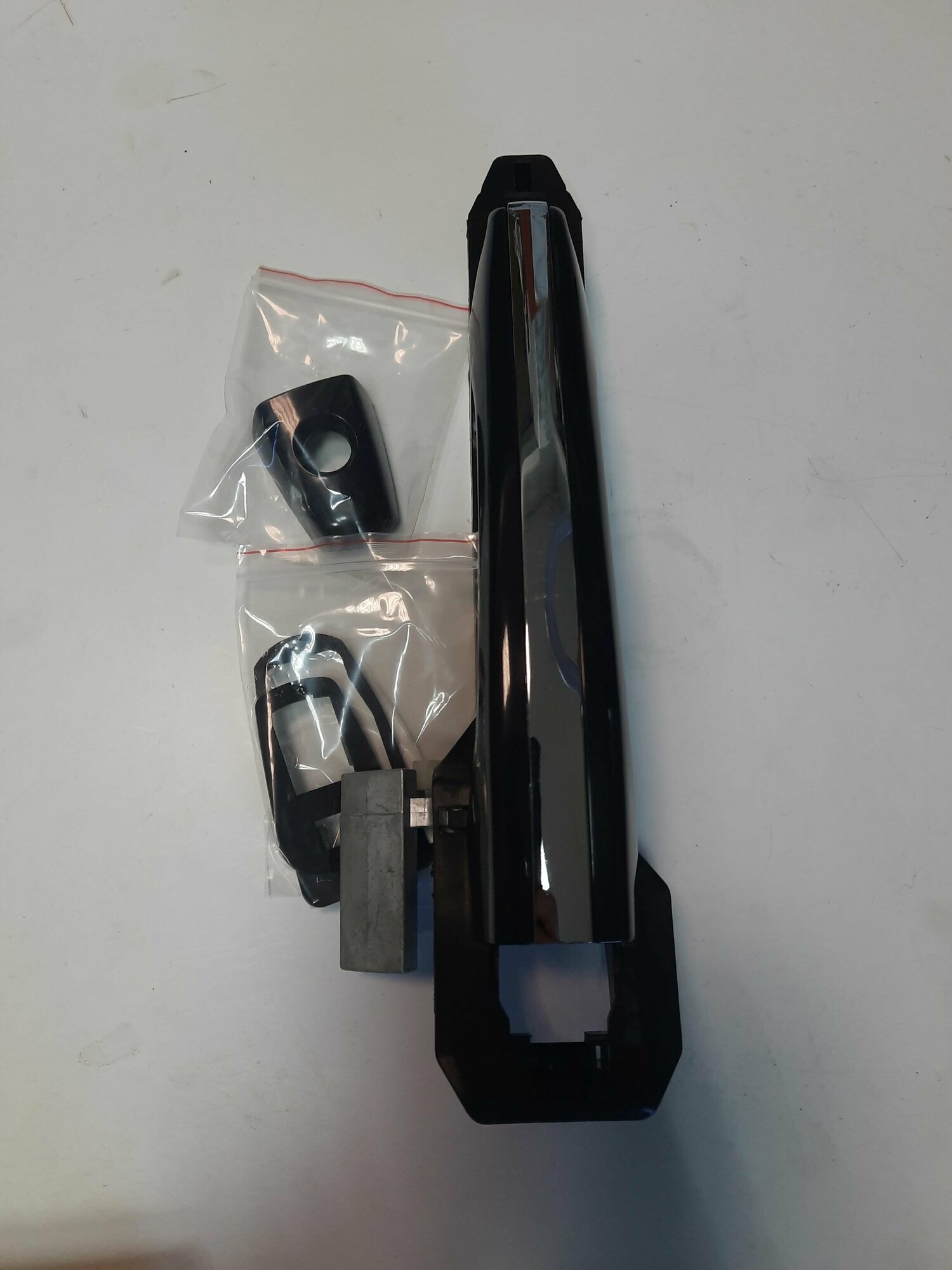 Ручка двери наружная передняя правая Geely Emgrand EC7 [1.8 16V 5MT седан] 1068002074