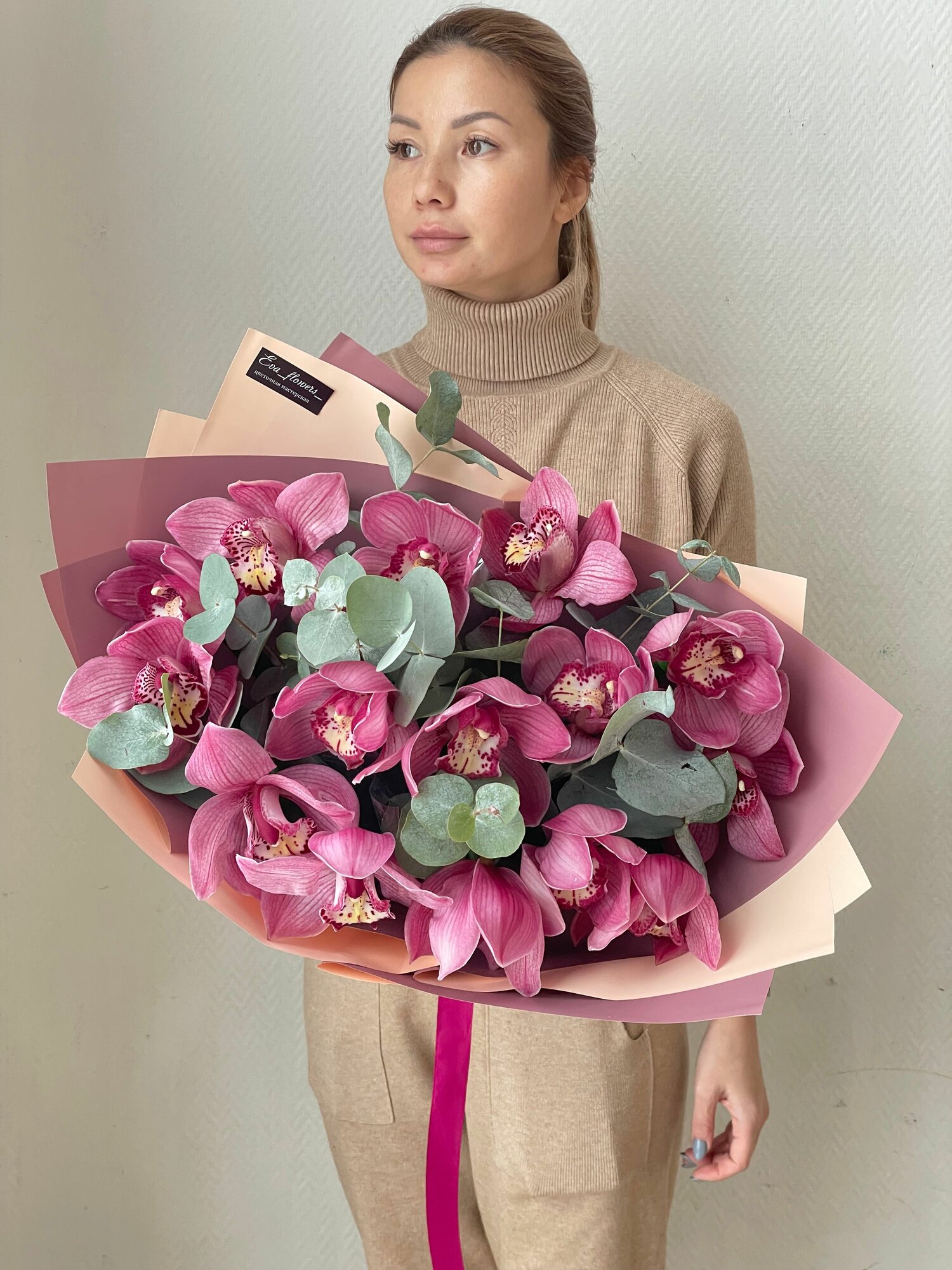 Букет из розовых орхидей