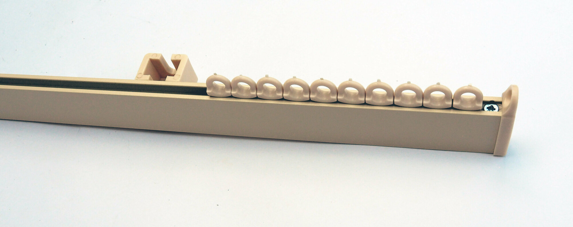 Профильный карниз Симпл прямой однорядный ваниль. Крепление к потолку.