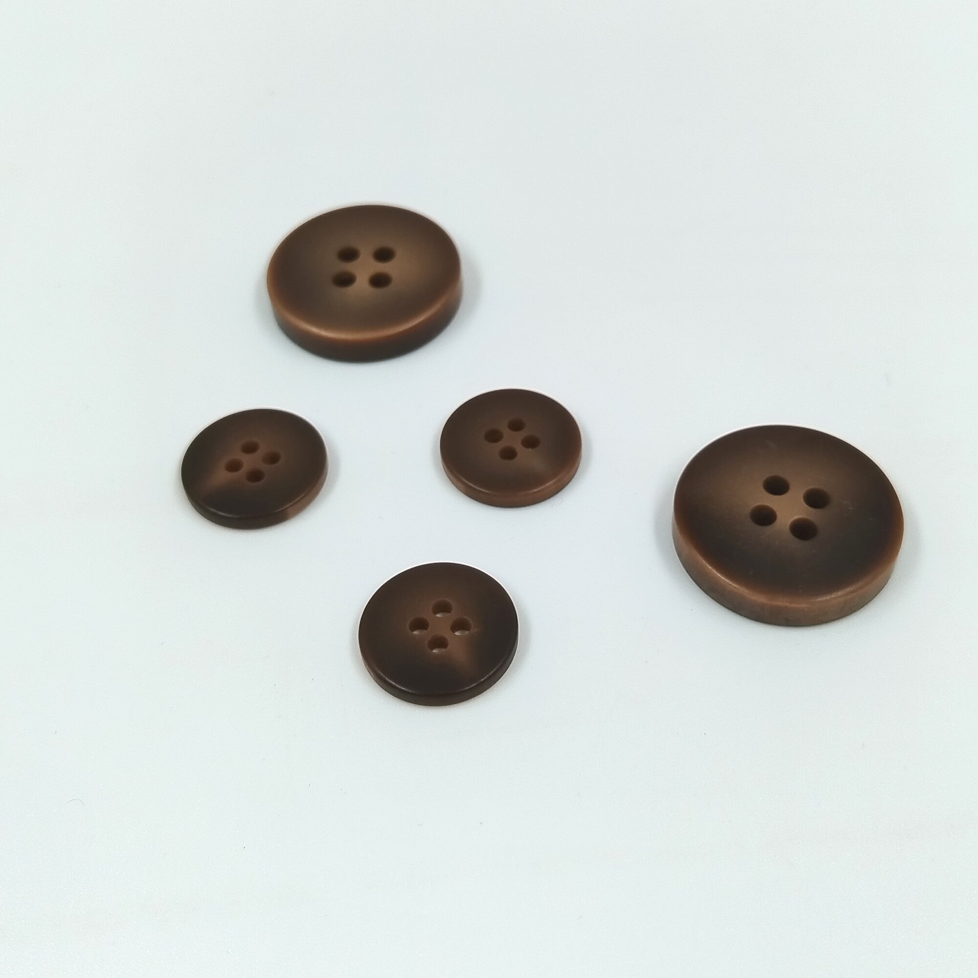 Пуговицы коричневые 2.2 см 5 шт