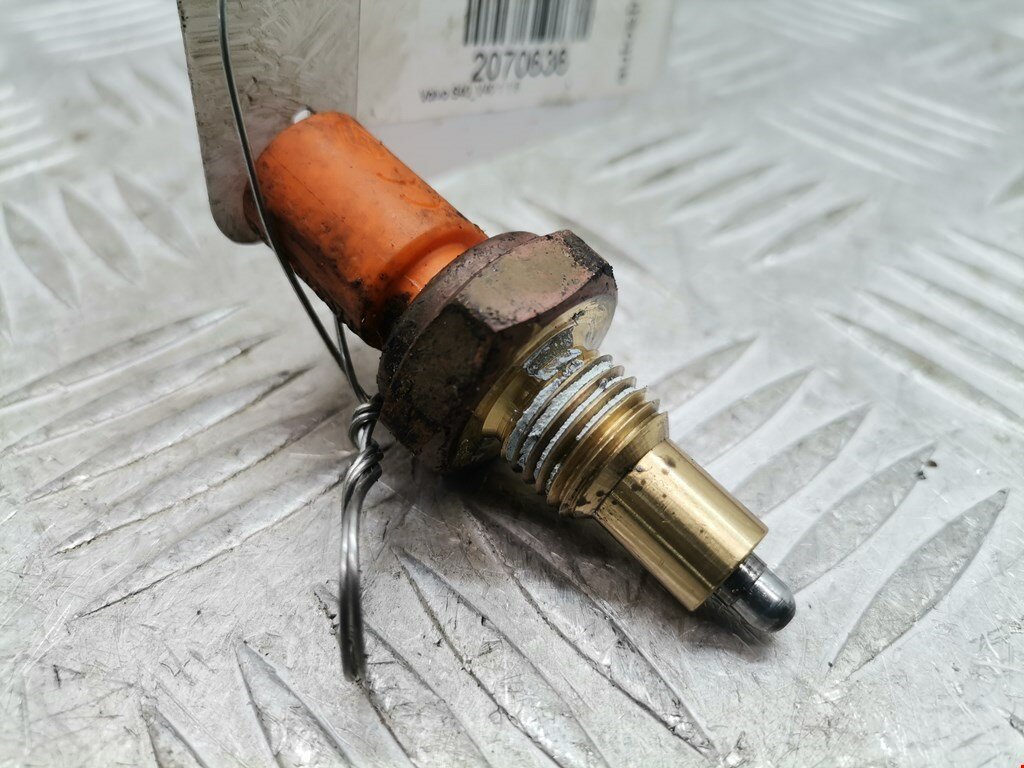 Датчик включения заднего хода (лягушка) Volvo S40 V40 1 7700422630 арт. 2070636